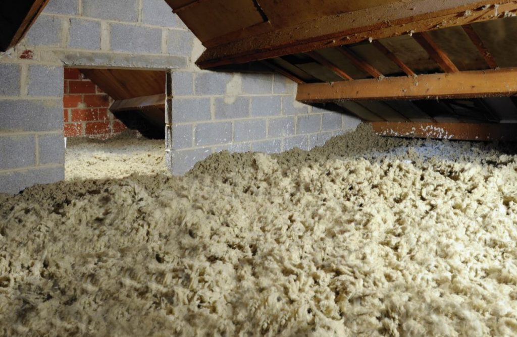 Isolation thermique des murs par insufflation